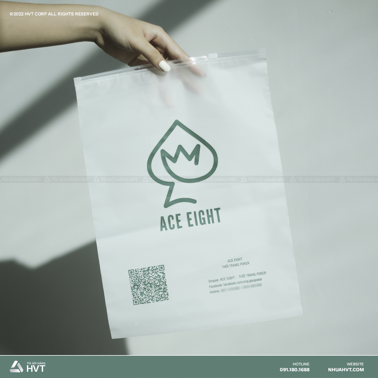 [ACE EIGHT x HVT] Túi zip lụa đựng quần áo in logo thương hiệu